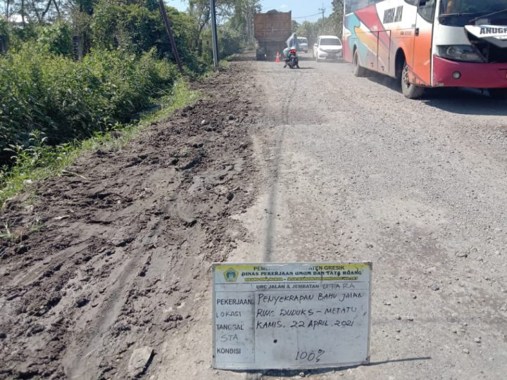 Pengerjaan Peningkatan Ruas Jalan Duduksampeyan-Metatu Gresik September 2021 Dilanjutkan ...