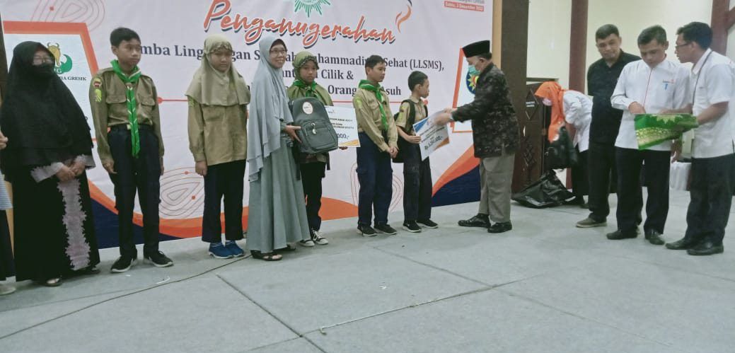 Program Orang Tua Asuh, Muhammadiyah Gresik Tanggung Biaya Sekolah Anak ...
