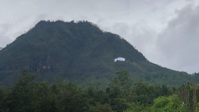 Pecahkan Rekor MURI, Bentangkan Bendera Raksasa NU di Puncak Gunung ...