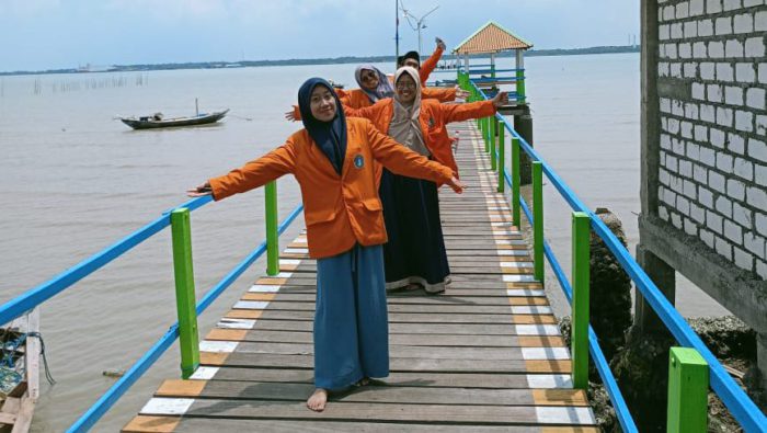 KKN STIT Raden Santri Gresik Eksplorasi Potensi Pantai Rindu dan ...