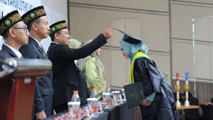 Wisuda SMP YPI Darussalam 1 Cerme, Cetak Generasi Milenial Berkarakter ...