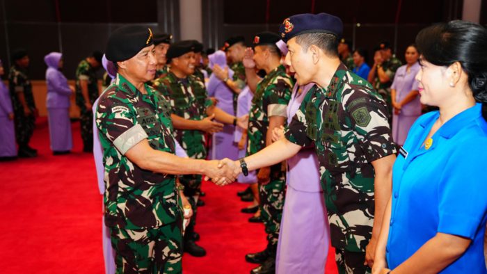 16 Perwira Tinggi Naik Pangkat, Jenderal Agus: Wujudkan TNI Profesional ...