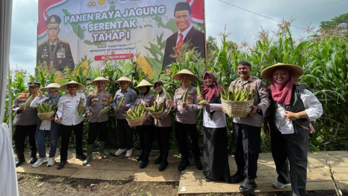 Polres Batu Panen Raya Jagung Dukung Ketahanan Pangan - Javasatu.com