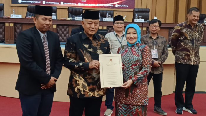 Sanusi-Lathifah Resmi Ditetapkan sebagai Bupati dan Wabup Malang Terpilih - Javasatu.com