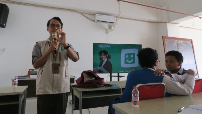 SMA HelloMotion Malang Kenalkan Dunia Kreatif ke Siswa SMP Insan Amanah - Javasatu.com