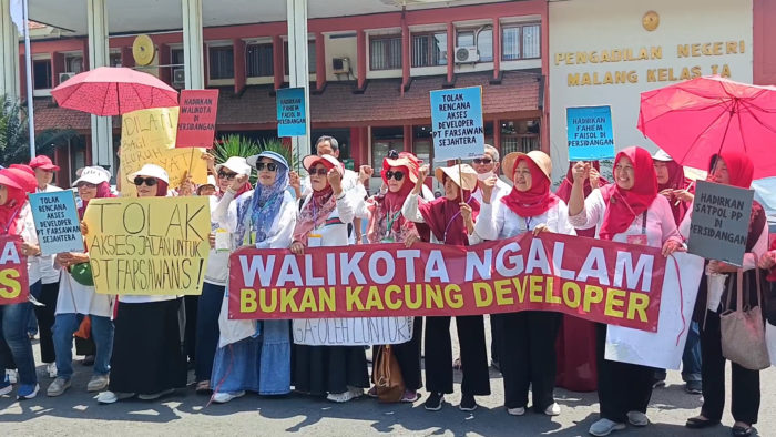 Warga Griya Shanta Demo di Pengadilan Negeri Malang, Tolak Jalan Tembus ...
